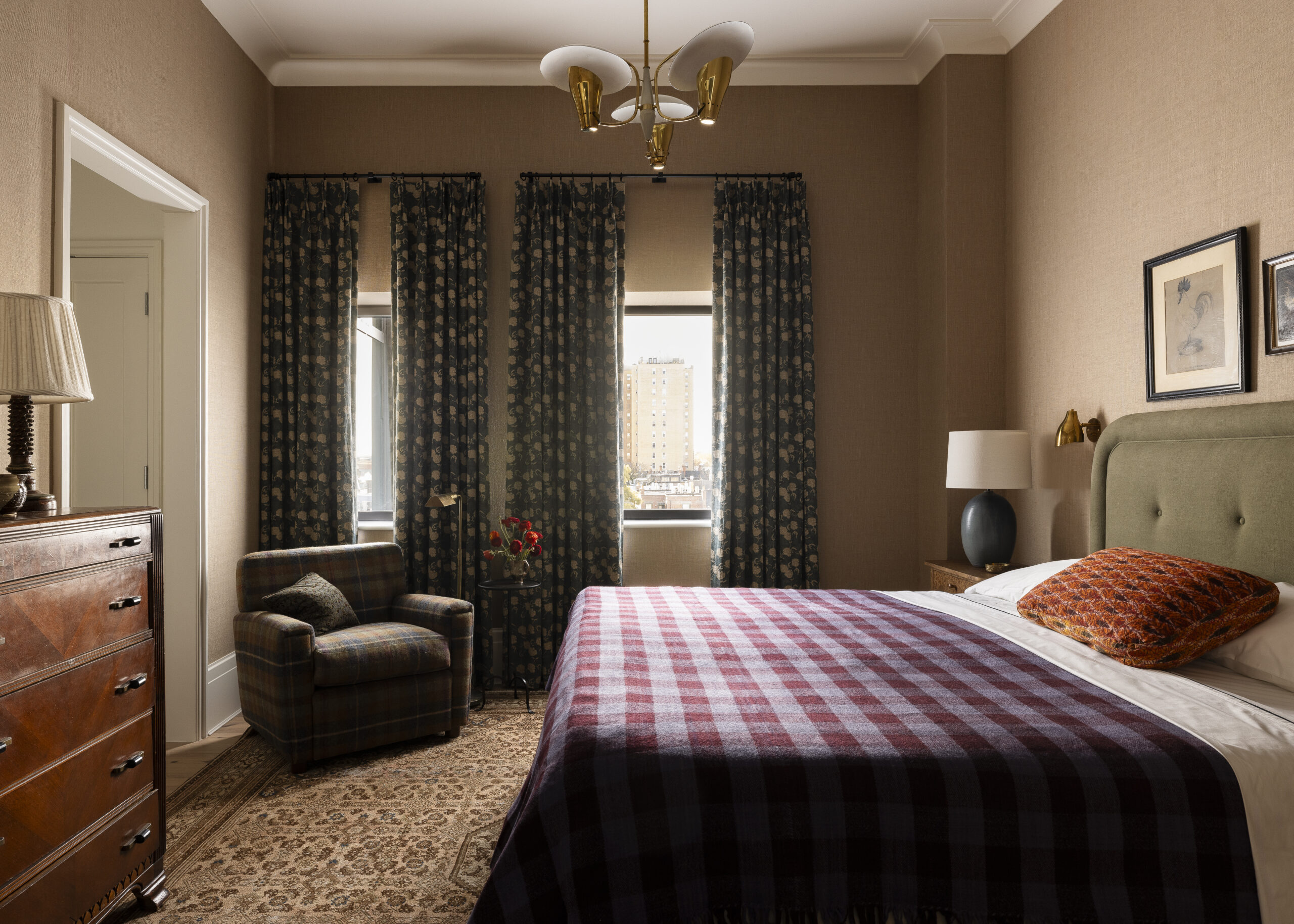 How to Mix Patterns and Colors for a Traditional, Eclectic Look ...