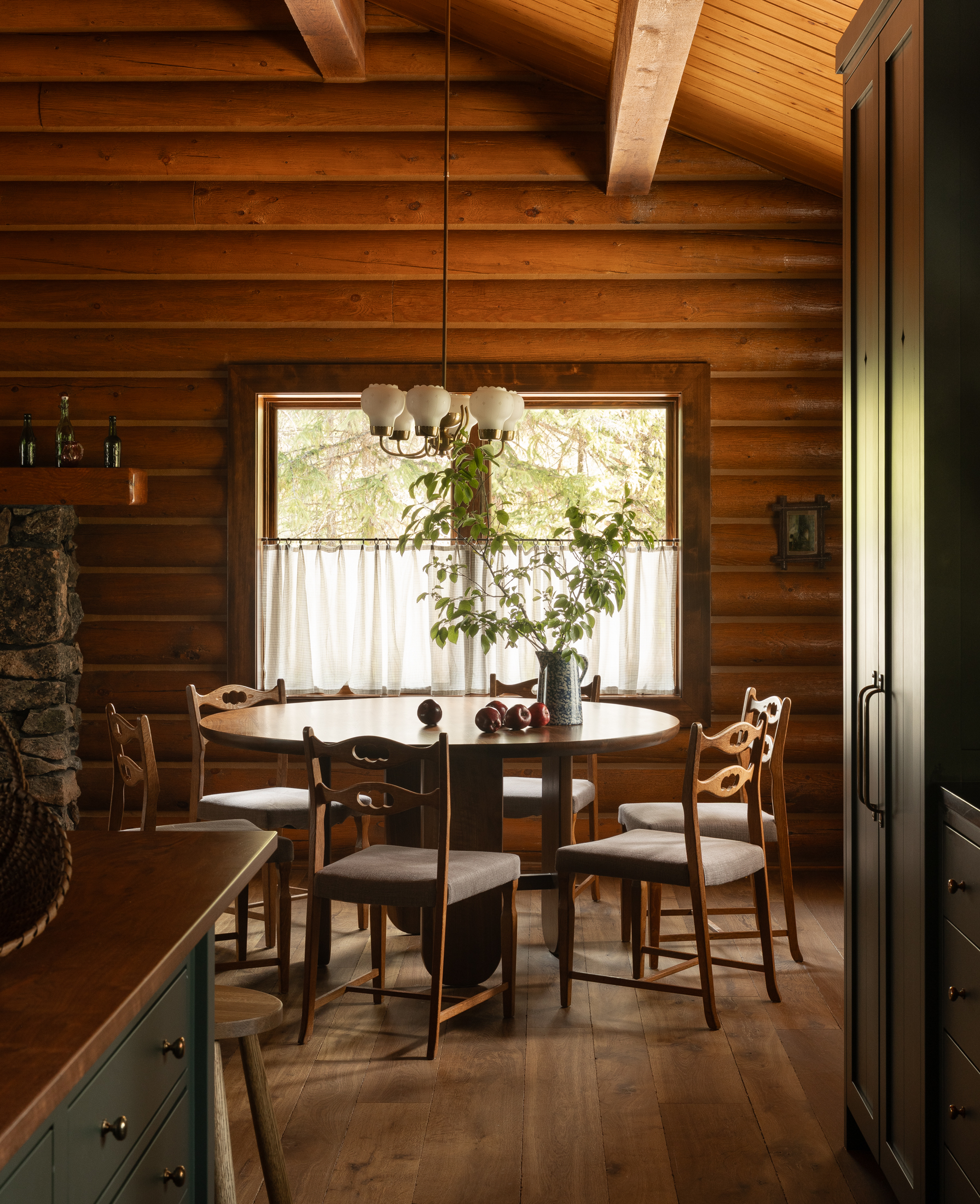 Montana Cabins - Heidi Caillier