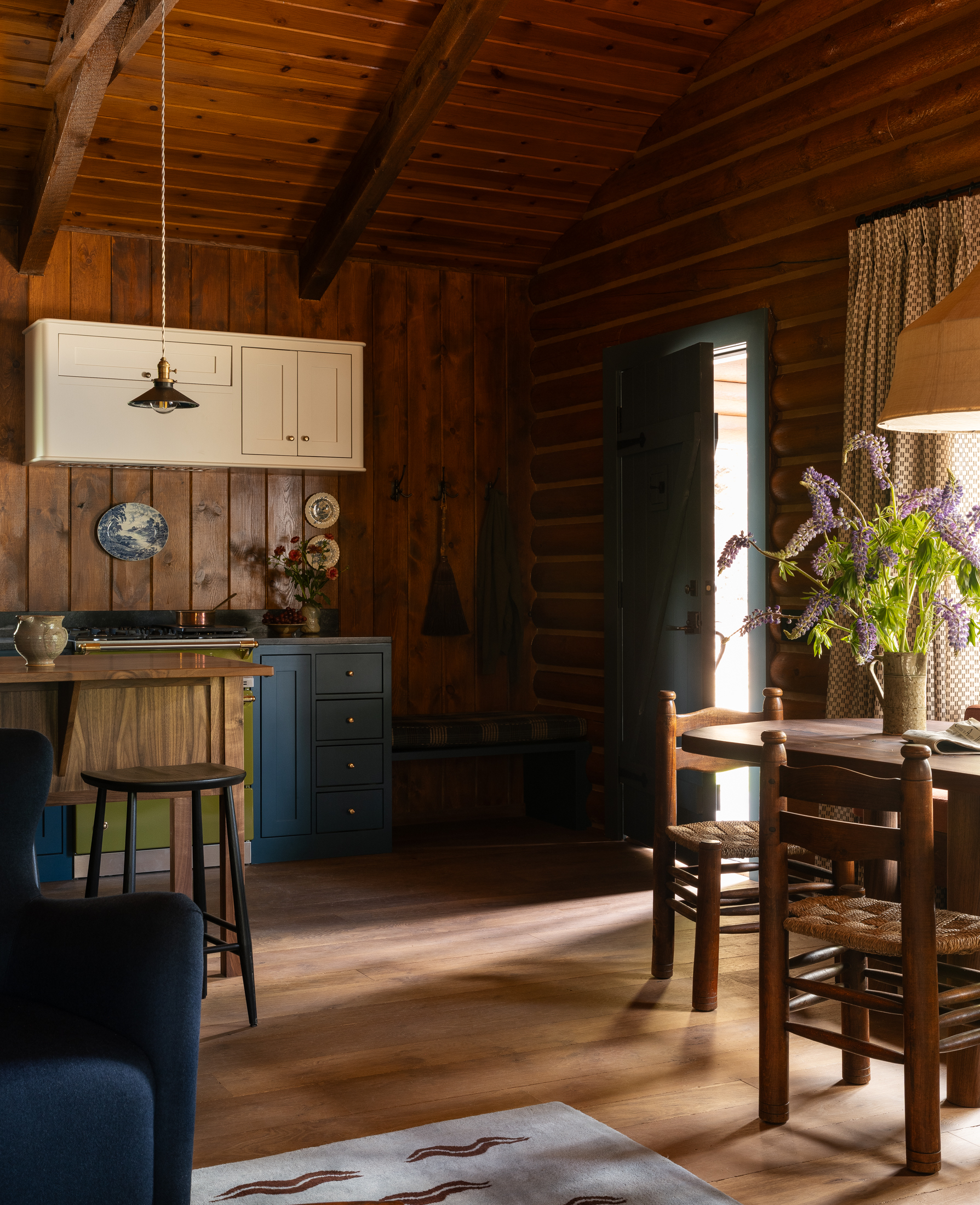 Montana Cabins - Heidi Caillier